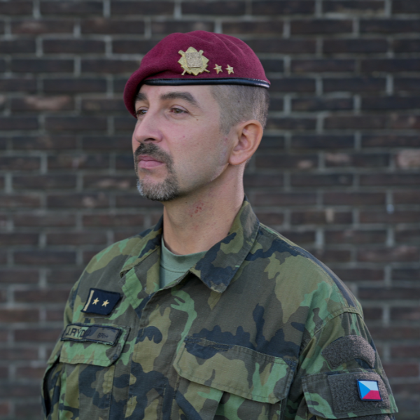 Hlavní funkcionáři | 43. výsadkový pluk